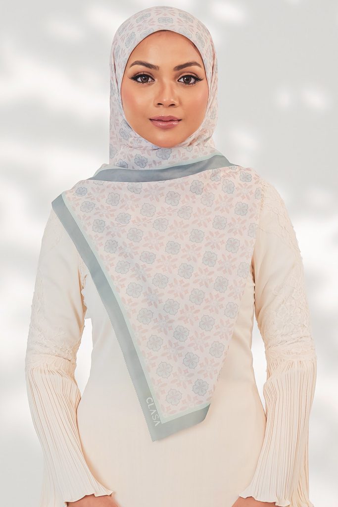 Izzy Square – CLASA RTW