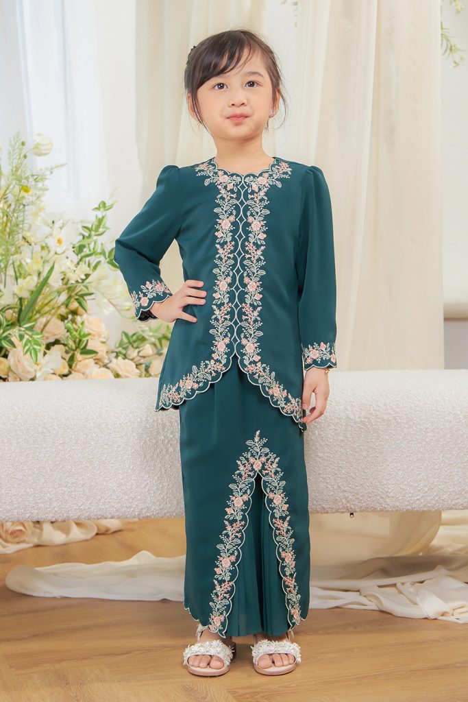 Julia Girls – CLASA RTW