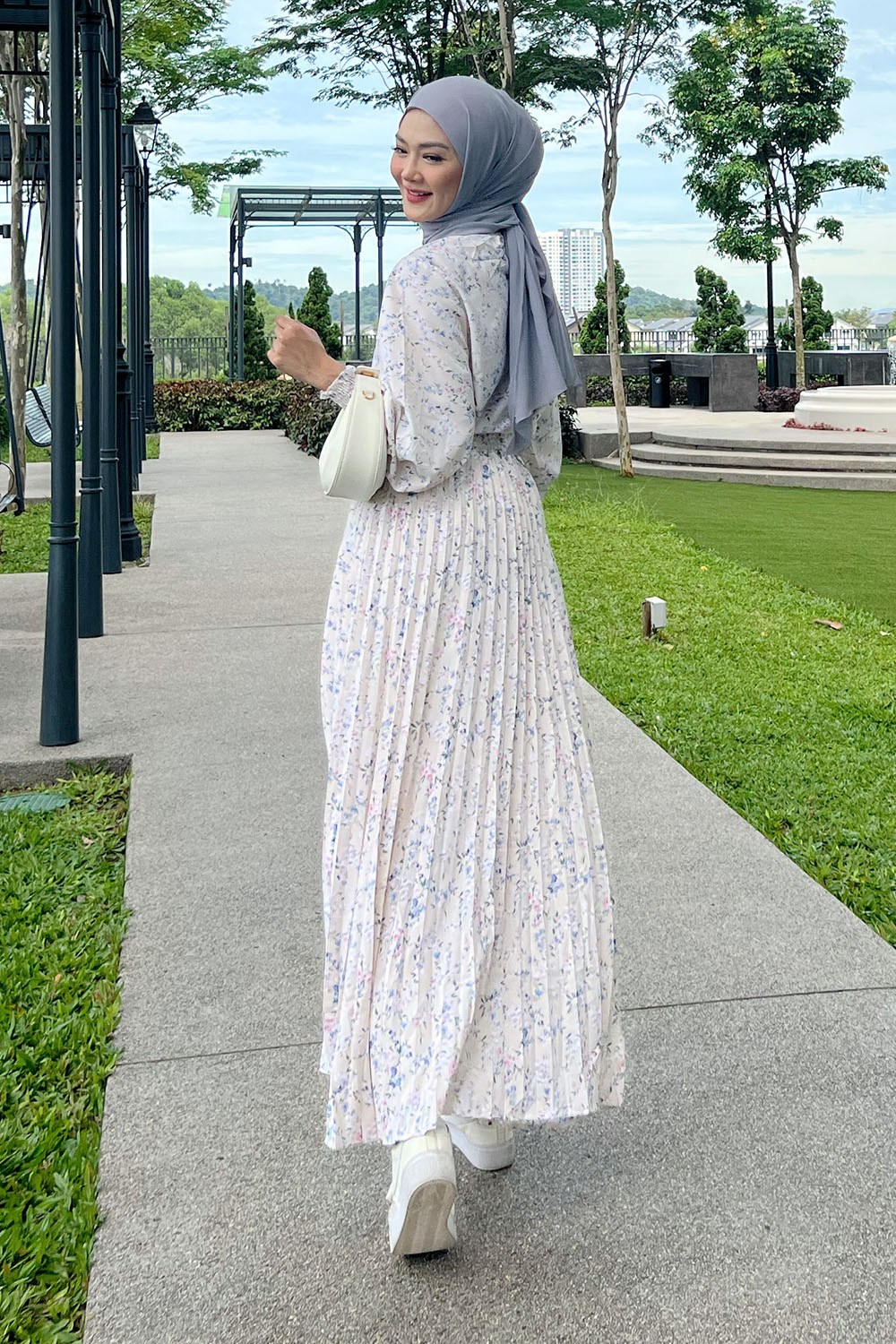 Fiona Set in Lace – CLASA RTW